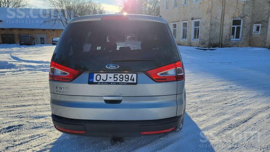 Green Ford Galaxy 2012 in Cesis, with an engine capacity of 2.00 L and mileage of 308 thousand km for 7250 €, photo 6 on AUTOMOTO.COM.LV