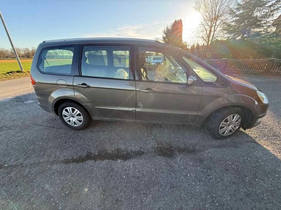 Green Ford Galaxy 2012 in Marijampole, with an engine capacity of 1.60 L and mileage of 280 thousand km for 5490 €, photo 3 on AUTOMOTO.COM.LV