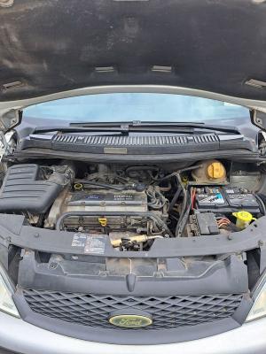 Pelēks Ford Galaxy 2001 Kohtla-Jerve, ar dzinēja tilpumu 2.30 L un nobraukumu 171 tūkst. km par 1200 €, foto 40 vietnē AUTOMOTO.COM.LV