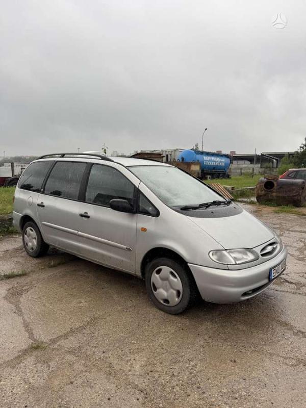 Pelēks Ford Galaxy 1995 Klaipėda, ar dzinēja tilpumu 2.00 L un nobraukumu 265 tūkst. km par 800 €, foto 2 vietnē AUTOMOTO.COM.LV