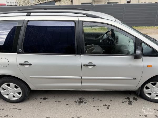 Pelēks Ford Galaxy 1996 Kauņa, ar dzinēja tilpumu 1.90 L un nobraukumu 288 tūkst. km par 1380 €, foto 5 vietnē AUTOMOTO.COM.LV