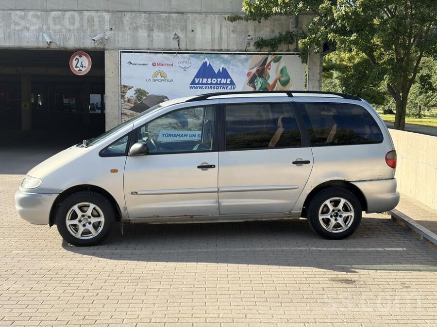 Pelēks Ford Galaxy 1997 Rīga, ar dzinēja tilpumu 1.90 L un nobraukumu 370 tūkst. km par 1450 €, foto 3 vietnē AUTOMOTO.COM.LV