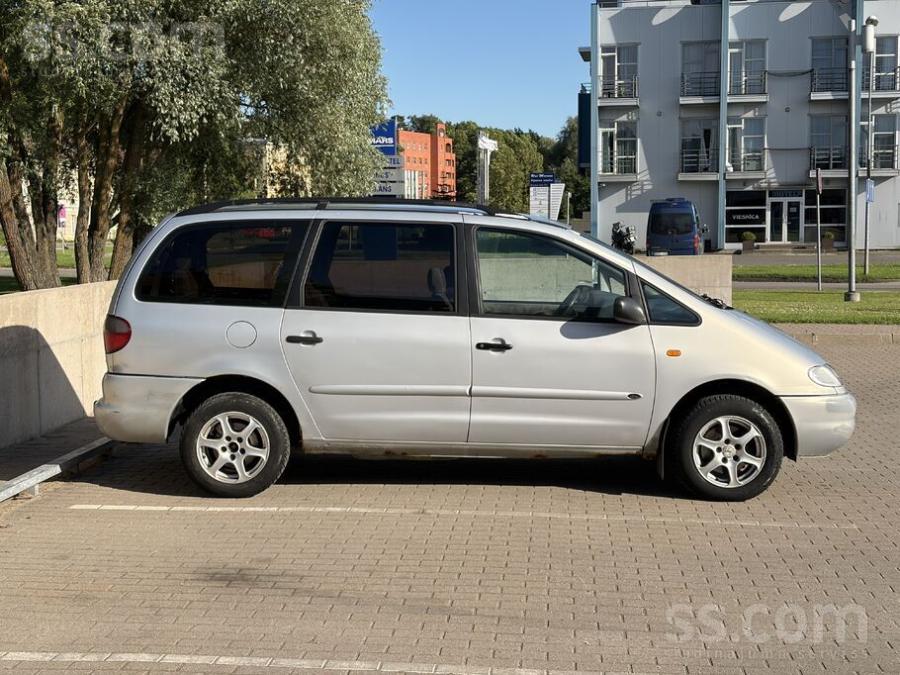 Pelēks Ford Galaxy 1997 Rīga, ar dzinēja tilpumu 1.90 L un nobraukumu 370 tūkst. km par 1450 €, foto 6 vietnē AUTOMOTO.COM.LV
