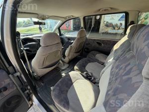 Pelēks Ford Galaxy 1997 Rīga, ar dzinēja tilpumu 1.90 L un nobraukumu 370 tūkst. km par 1450 €, foto 8 vietnē AUTOMOTO.COM.LV