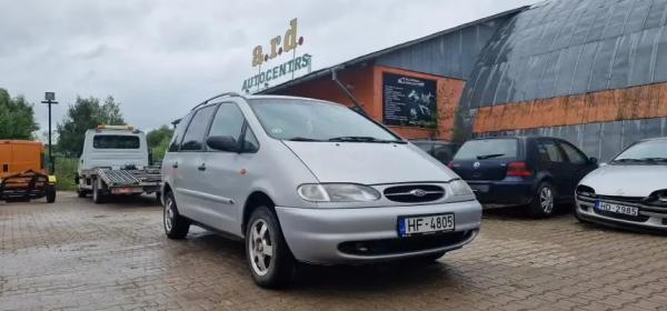 Pelēks Ford Galaxy 1998 Valmiera, ar dzinēja tilpumu 2.30 L un nobraukumu 380 tūkst. km par 1000 €, foto 1 vietnē AUTOMOTO.COM.LV