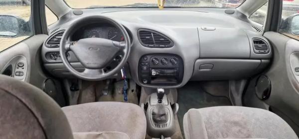 Pelēks Ford Galaxy 1998 Valmiera, ar dzinēja tilpumu 2.30 L un nobraukumu 380 tūkst. km par 1000 €, foto 9 vietnē AUTOMOTO.COM.LV