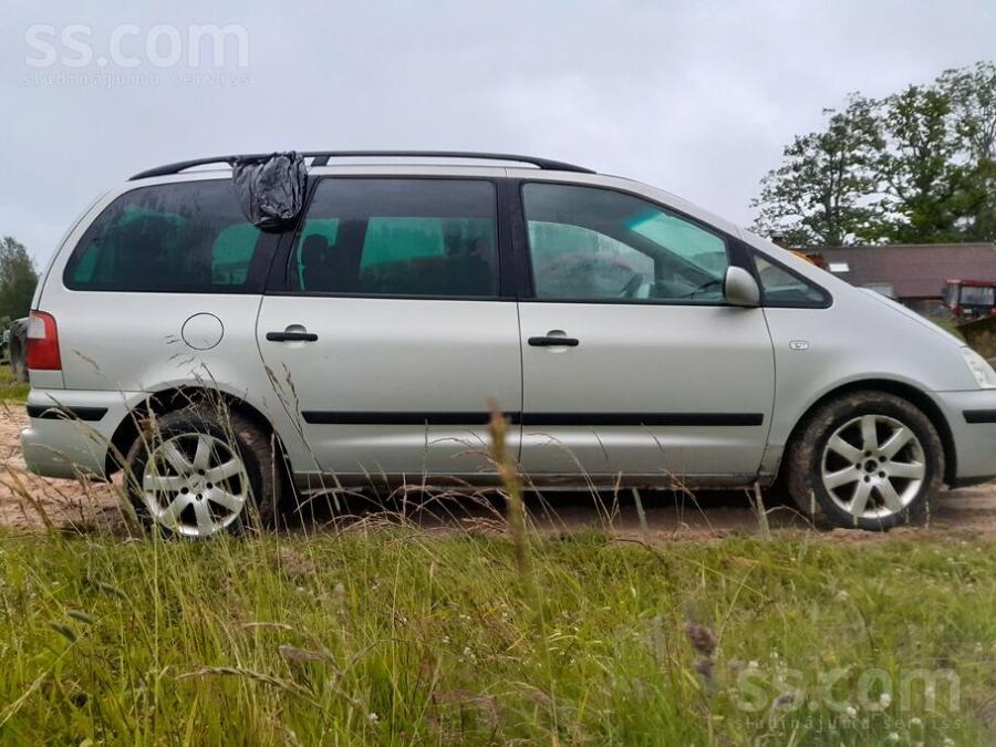 Pelēks Ford Galaxy 2000 Cēsis, ar dzinēja tilpumu 1.90 L un nobraukumu 413 tūkst. km par 499 €, foto 4 vietnē AUTOMOTO.COM.LV
