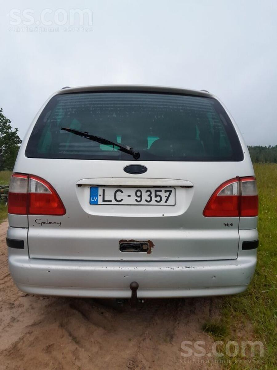 Pelēks Ford Galaxy 2000 Cēsis, ar dzinēja tilpumu 1.90 L un nobraukumu 413 tūkst. km par 499 €, foto 6 vietnē AUTOMOTO.COM.LV