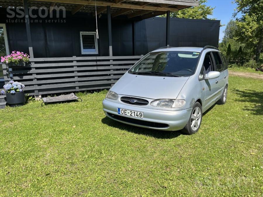 Pelēks Ford Galaxy 2000 Liepāja, ar dzinēja tilpumu 1.90 L un nobraukumu 423 tūkst. km par 2150 €, foto 1 vietnē AUTOMOTO.COM.LV