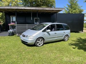 Pelēks Ford Galaxy 2000 Liepāja, ar dzinēja tilpumu 1.90 L un nobraukumu 423 tūkst. km par 2150 €, foto 3 vietnē AUTOMOTO.COM.LV