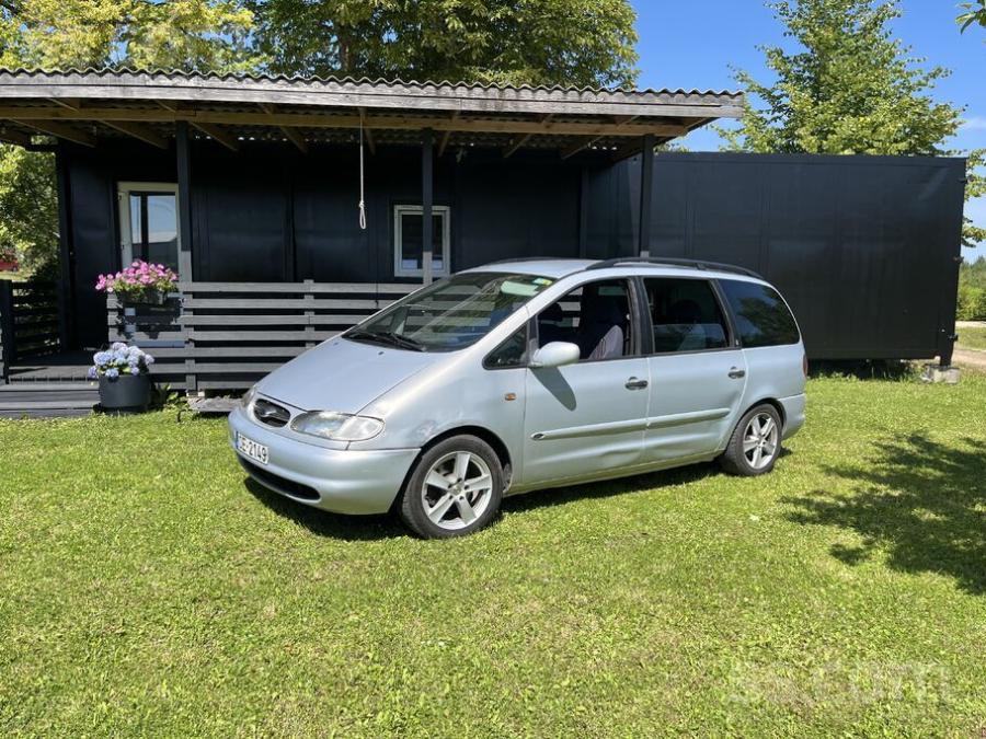 Pelēks Ford Galaxy 2000 Liepāja, ar dzinēja tilpumu 1.90 L un nobraukumu 423 tūkst. km par 2150 €, foto 3 vietnē AUTOMOTO.COM.LV