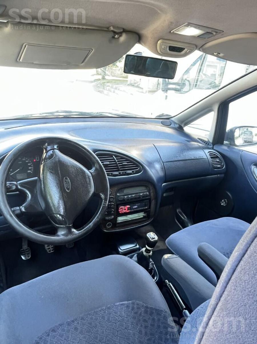 Pelēks Ford Galaxy 2000 Liepāja, ar dzinēja tilpumu 1.90 L un nobraukumu 423 tūkst. km par 2150 €, foto 5 vietnē AUTOMOTO.COM.LV