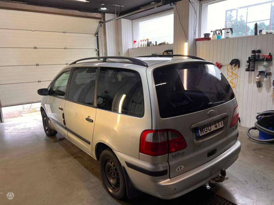 Grey Ford Galaxy 2000 in Klaipeda, with an engine capacity of 2.30 L and mileage of 380 thousand km for 650 €, photo 3 on AUTOMOTO.COM.LV