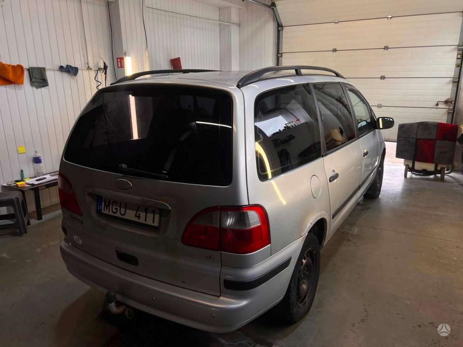 Grey Ford Galaxy 2000 in Klaipeda, with an engine capacity of 2.30 L and mileage of 380 thousand km for 650 €, photo 4 on AUTOMOTO.COM.LV