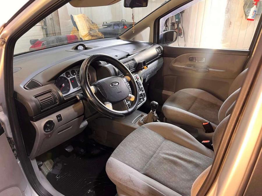 Grey Ford Galaxy 2000 in Klaipeda, with an engine capacity of 2.30 L and mileage of 380 thousand km for 650 €, photo 6 on AUTOMOTO.COM.LV