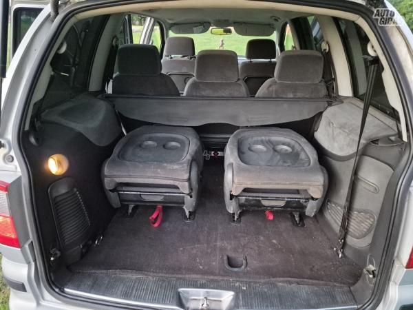 Pelēks Ford Galaxy 2001 Biržai, ar dzinēja tilpumu 1.90 L un nobraukumu 339 tūkst. km par 1350 €, foto 8 vietnē AUTOMOTO.COM.LV