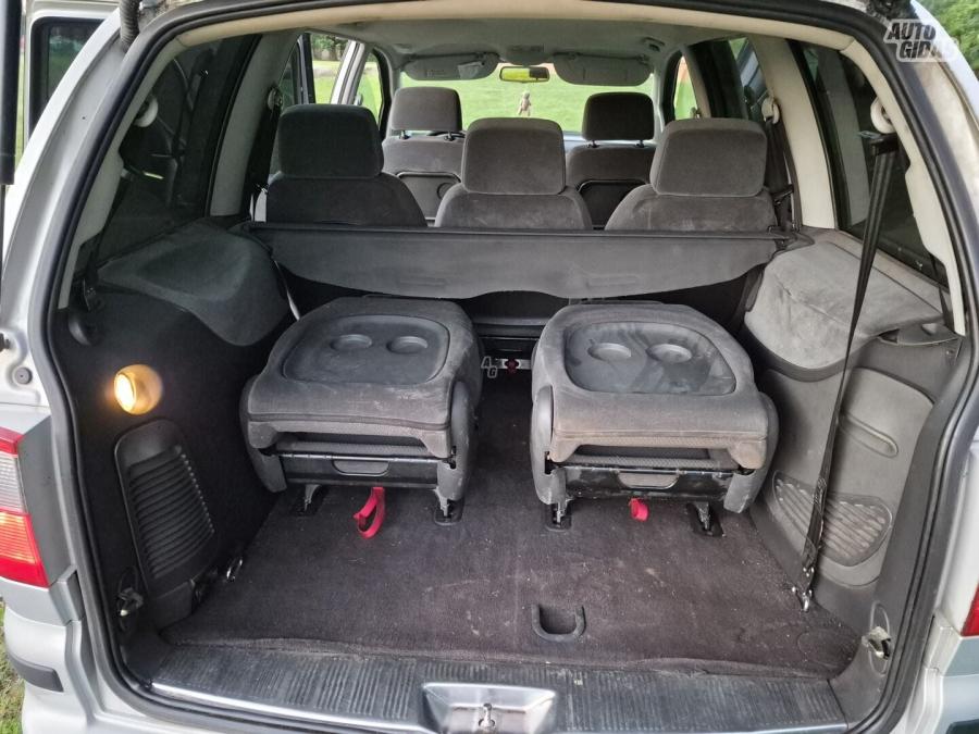 Grey Ford Galaxy 2001 in Birzai, with an engine capacity of 1.90 L and mileage of 339 thousand km for 1350 €, photo 9 on AUTOMOTO.COM.LV