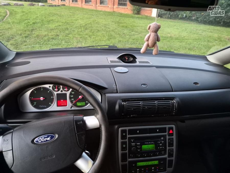 Grey Ford Galaxy 2001 in Birzai, with an engine capacity of 1.90 L and mileage of 339 thousand km for 1350 €, photo 11 on AUTOMOTO.COM.LV