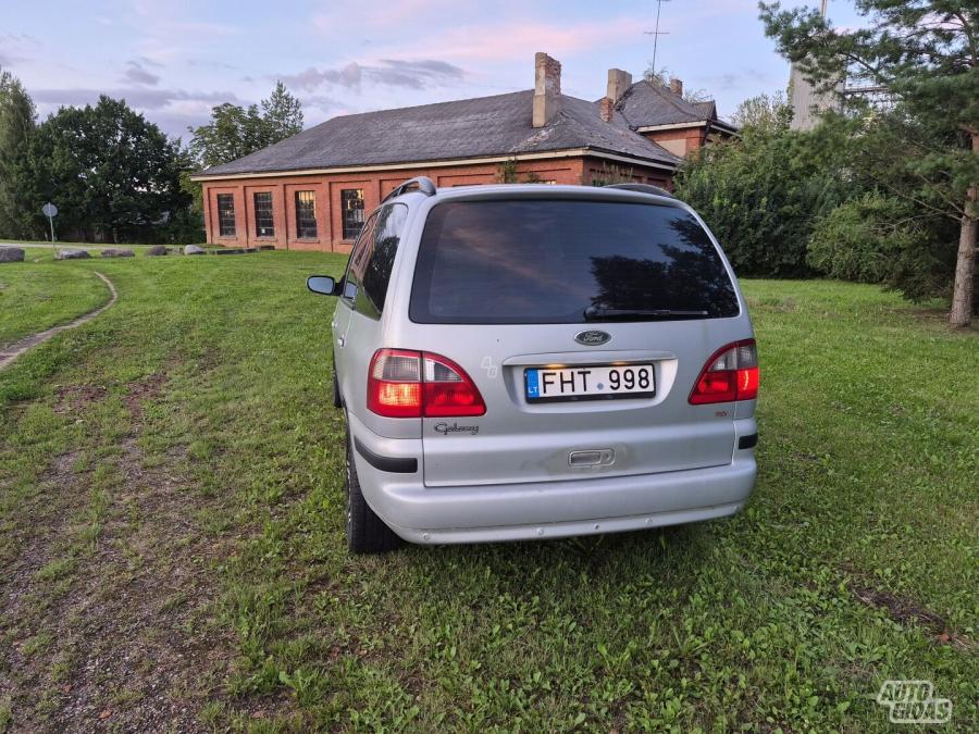 Pelēks Ford Galaxy 2001 Biržai, ar dzinēja tilpumu 1.90 L un nobraukumu 339 tūkst. km par 1350 €, foto 4 vietnē AUTOMOTO.COM.LV