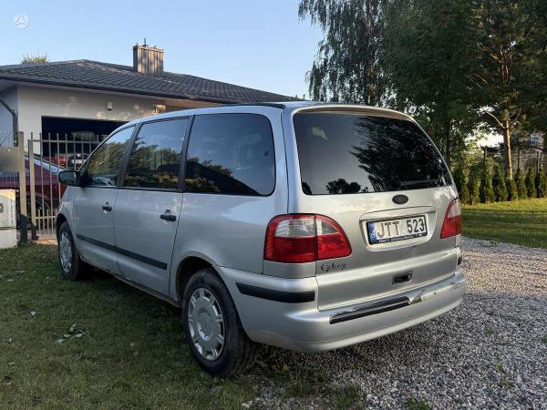 Pelēks Ford Galaxy 2001 Kauņa, ar dzinēja tilpumu 2.30 L un nobraukumu 260 tūkst. km par 900 €, foto 4 vietnē AUTOMOTO.COM.LV