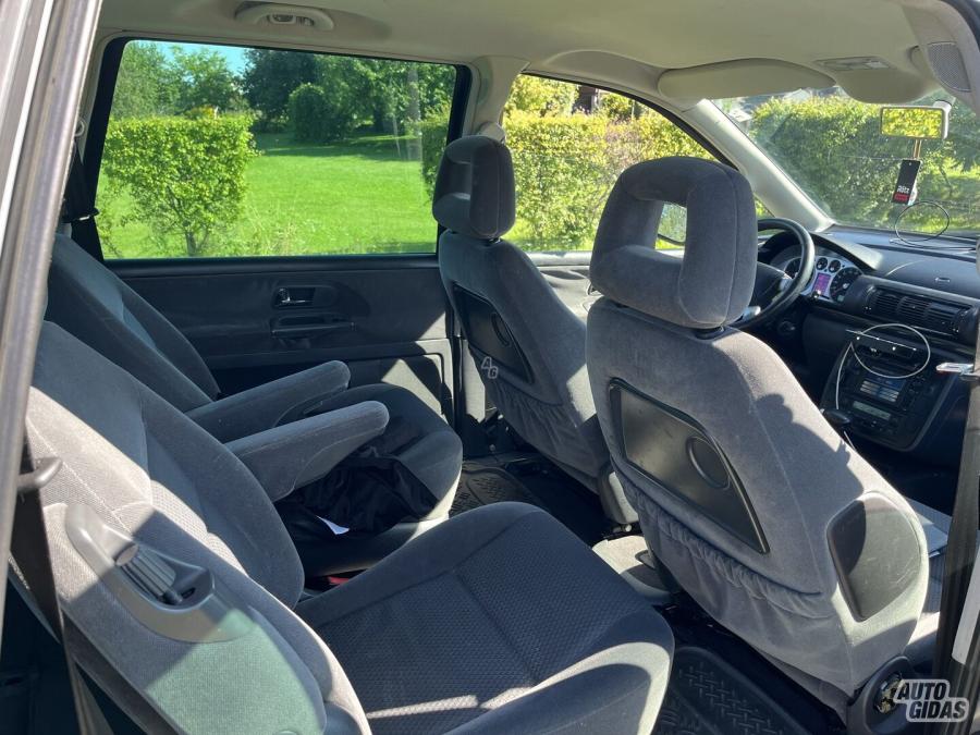Grey Ford Galaxy 2001 in Panevezys, with an engine capacity of 1.90 L and mileage of 346 thousand km for 1300 €, photo 9 on AUTOMOTO.COM.LV