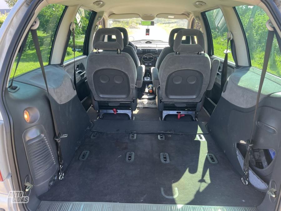 Grey Ford Galaxy 2001 in Panevezys, with an engine capacity of 1.90 L and mileage of 346 thousand km for 1300 €, photo 12 on AUTOMOTO.COM.LV