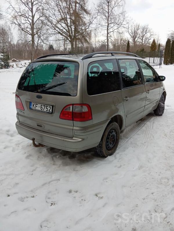 Pelēks Ford Galaxy 2002 Cēsis, ar dzinēja tilpumu 1.90 L un nobraukumu 402 tūkst. km par 1300 €, foto 4 vietnē AUTOMOTO.COM.LV
