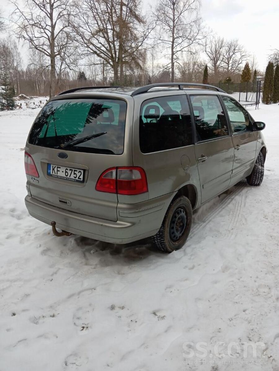 Pelēks Ford Galaxy 2002 Cēsis, ar dzinēja tilpumu 1.90 L un nobraukumu 402 tūkst. km par 1300 €, foto 4 vietnē AUTOMOTO.COM.LV