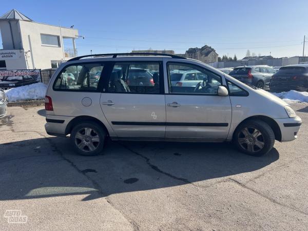 Pelēks Ford Galaxy 2002 Šauļi, ar dzinēja tilpumu 1.90 L un nobraukumu 296 tūkst. km par 749 €, foto 4 vietnē AUTOMOTO.COM.LV