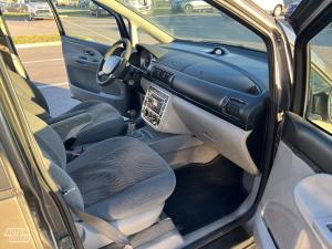 Pelēks Ford Galaxy 2002 Kauņa, ar dzinēja tilpumu 2.00 L un nobraukumu 399 tūkst. km par 1300 €, foto 18 vietnē AUTOMOTO.COM.LV