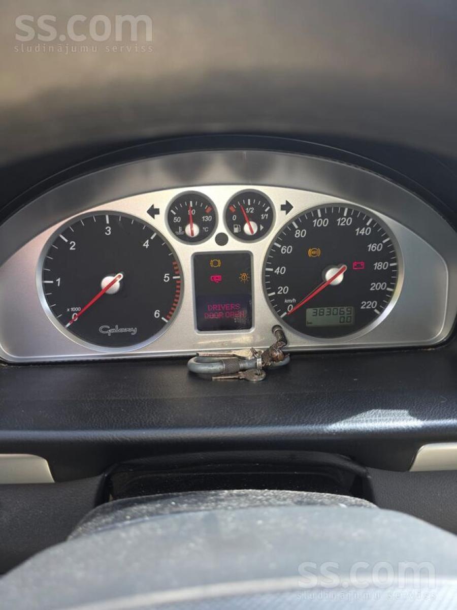 Pelēks Ford Galaxy 2002 Rēzekne, ar dzinēja tilpumu 1.90 L un nobraukumu 383 tūkst. km par 600 €, foto 6 vietnē AUTOMOTO.COM.LV