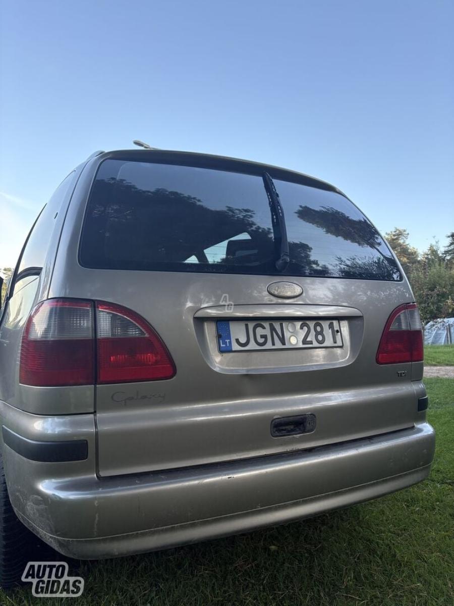 Grey Ford Galaxy 2002 in Vilnius, with an engine capacity of 1.90 L and mileage of 298 thousand km for 800 €, photo 3 on AUTOMOTO.COM.LV