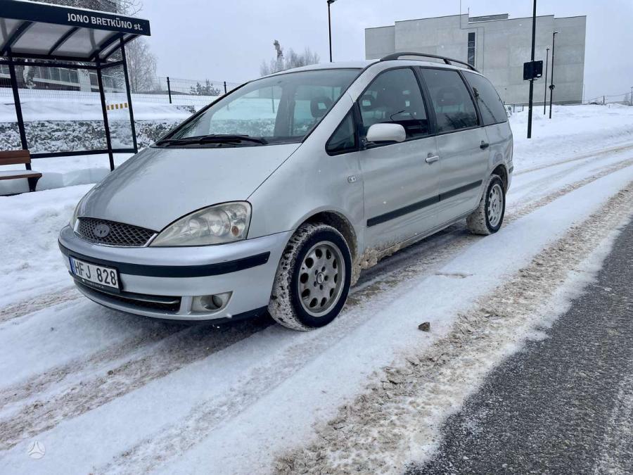 Pelēks Ford Galaxy 2003 Viļņa, ar dzinēja tilpumu 1.90 L un nobraukumu 360 tūkst. km par 1650 €, foto 1 vietnē AUTOMOTO.COM.LV