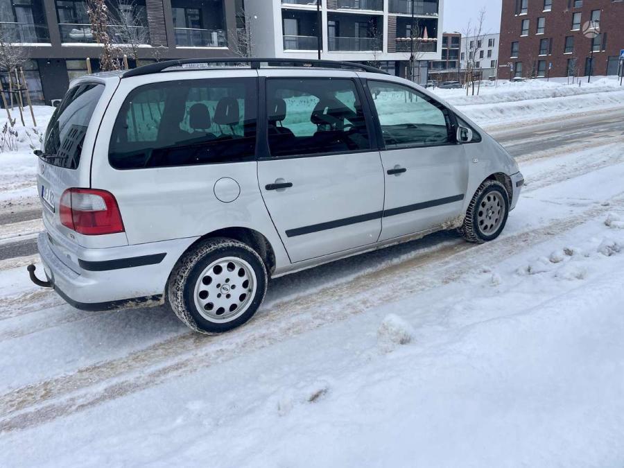 Pelēks Ford Galaxy 2003 Viļņa, ar dzinēja tilpumu 1.90 L un nobraukumu 360 tūkst. km par 1650 €, foto 6 vietnē AUTOMOTO.COM.LV