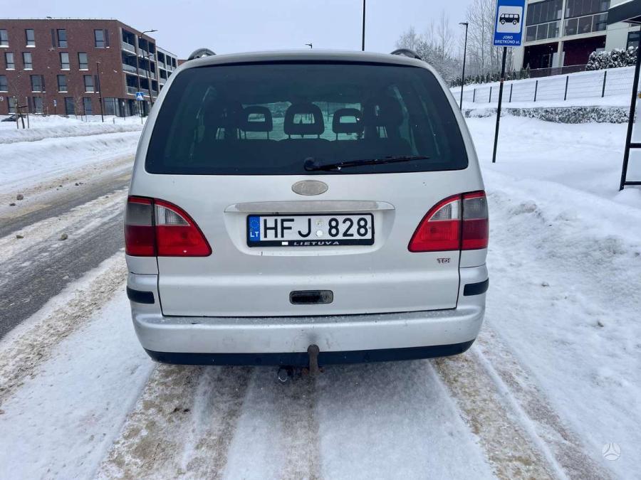 Pelēks Ford Galaxy 2003 Viļņa, ar dzinēja tilpumu 1.90 L un nobraukumu 360 tūkst. km par 1650 €, foto 7 vietnē AUTOMOTO.COM.LV