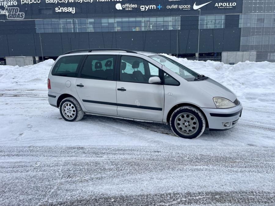 Pelēks Ford Galaxy 2003 Viļņa, ar dzinēja tilpumu 1.90 L un nobraukumu 360 tūkst. km par 1650 €, foto 5 vietnē AUTOMOTO.COM.LV