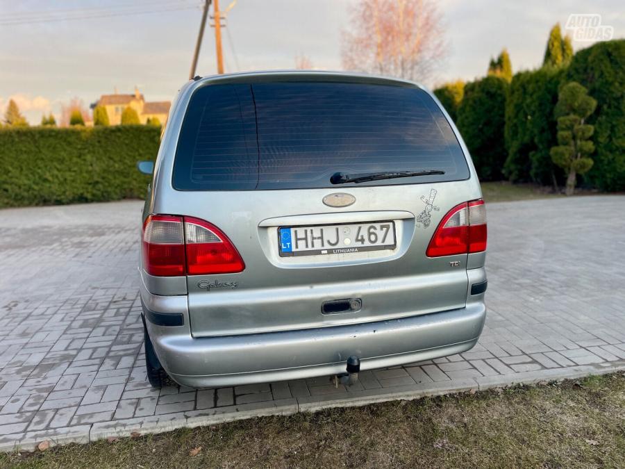 Pelēks Ford Galaxy 2003 Viļņa, ar dzinēja tilpumu 1.90 L un nobraukumu 331 tūkst. km par 1500 €, foto 8 vietnē AUTOMOTO.COM.LV