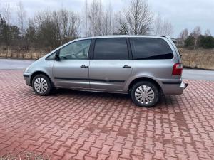 Pelēks Ford Galaxy 2003 Viļņa, ar dzinēja tilpumu 1.90 L un nobraukumu 331 tūkst. km par 1500 €, foto 6 vietnē AUTOMOTO.COM.LV