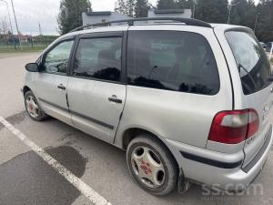 Pelēks Ford Galaxy 2003 Ogre, ar dzinēja tilpumu 1.90 L un nobraukumu 378 tūkst. km par 1500 €, foto 5 vietnē AUTOMOTO.COM.LV