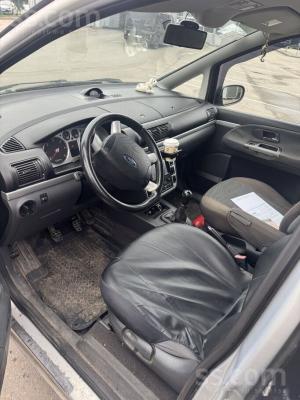 Pelēks Ford Galaxy 2003 Ogre, ar dzinēja tilpumu 1.90 L un nobraukumu 378 tūkst. km par 1500 €, foto 6 vietnē AUTOMOTO.COM.LV