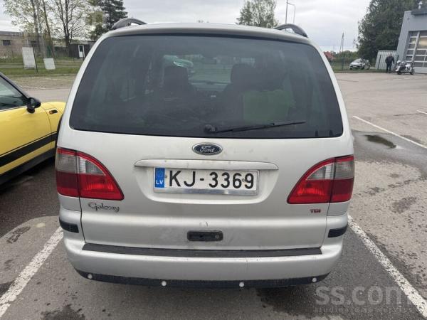 Grey Ford Galaxy 2003 in Ogre, with an engine capacity of 1.90 L and mileage of 378 thousand km for 1370 €, photo 3 on AUTOMOTO.COM.LV