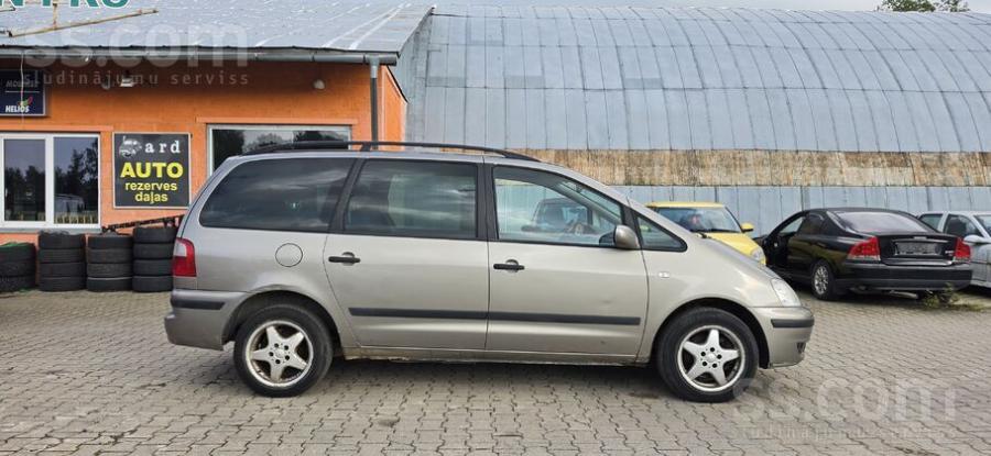 Pelēks Ford Galaxy 2003 Valmiera, ar dzinēja tilpumu 1.90 L un nobraukumu 338 tūkst. km par 950 €, foto 3 vietnē AUTOMOTO.COM.LV