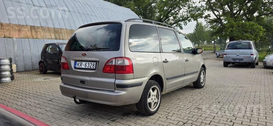 Pelēks Ford Galaxy 2003 Valmiera, ar dzinēja tilpumu 1.90 L un nobraukumu 338 tūkst. km par 950 €, foto 4 vietnē AUTOMOTO.COM.LV
