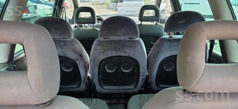 Pelēks Ford Galaxy 2003 Valmiera, ar dzinēja tilpumu 1.90 L un nobraukumu 338 tūkst. km par 950 €, foto 11 vietnē AUTOMOTO.COM.LV