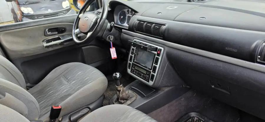 Pelēks Ford Galaxy 2003 Valmiera, ar dzinēja tilpumu 1.90 L un nobraukumu 338 tūkst. km par 950 €, foto 10 vietnē AUTOMOTO.COM.LV