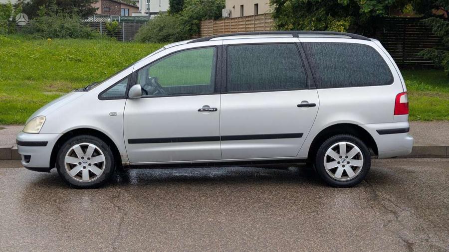 Grey Ford Galaxy 2003 in Kaunas, with an engine capacity of 1.90 L and mileage of 400 thousand km for 700 €, photo 5 on AUTOMOTO.COM.LV