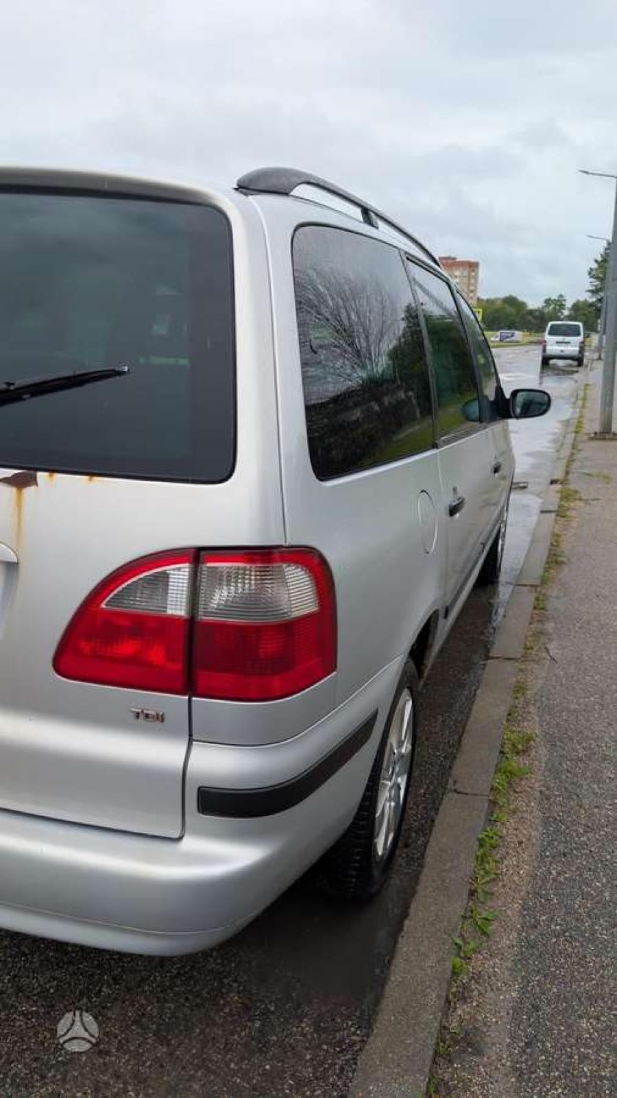 Grey Ford Galaxy 2003 in Kaunas, with an engine capacity of 1.90 L and mileage of 400 thousand km for 700 €, photo 9 on AUTOMOTO.COM.LV