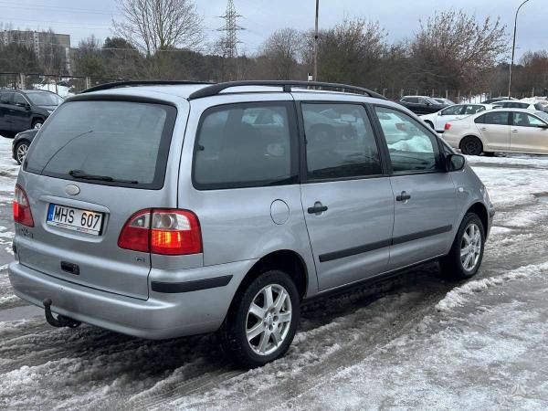 Pelēks Ford Galaxy 2004 Viļņa, ar dzinēja tilpumu 1.90 L un nobraukumu 305 tūkst. km par 1750 €, foto 5 vietnē AUTOMOTO.COM.LV