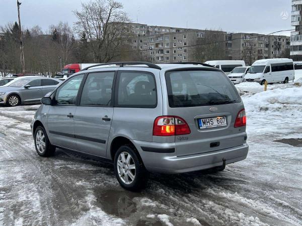 Pelēks Ford Galaxy 2004 Viļņa, ar dzinēja tilpumu 1.90 L un nobraukumu 305 tūkst. km par 1750 €, foto 7 vietnē AUTOMOTO.COM.LV