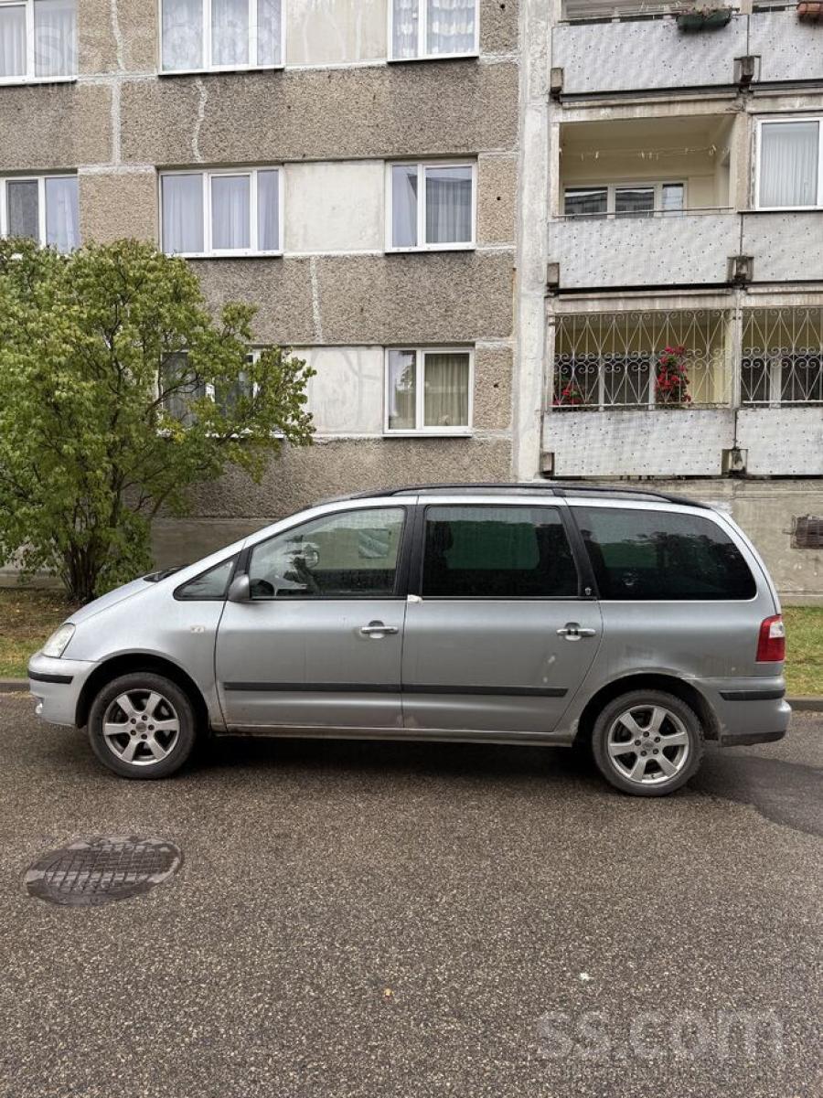Pelēks Ford Galaxy 2004 Daugavpils, ar dzinēja tilpumu 1.90 L un nobraukumu 480 tūkst. km par 2800 €, foto 6 vietnē AUTOMOTO.COM.LV